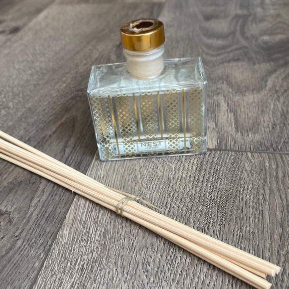 NEST Fragrances | Accents | Nest Fragrances Small Reed Diffuser ...